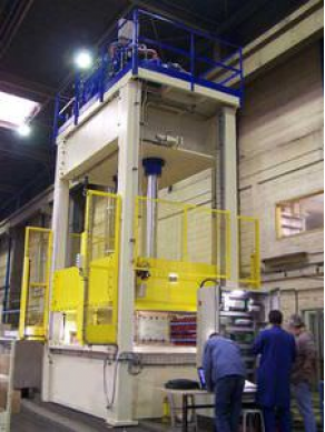 Forming press / hydraulic / for composite parts / laboratory - 400 t ...